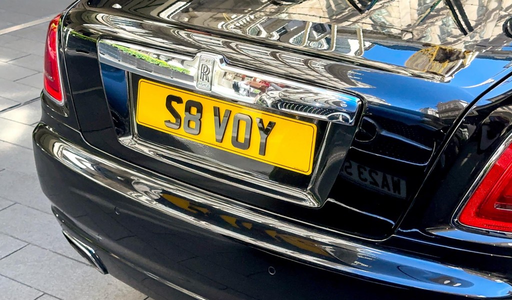 Dateless vs. Dated Number Plates: Best Investment Choice